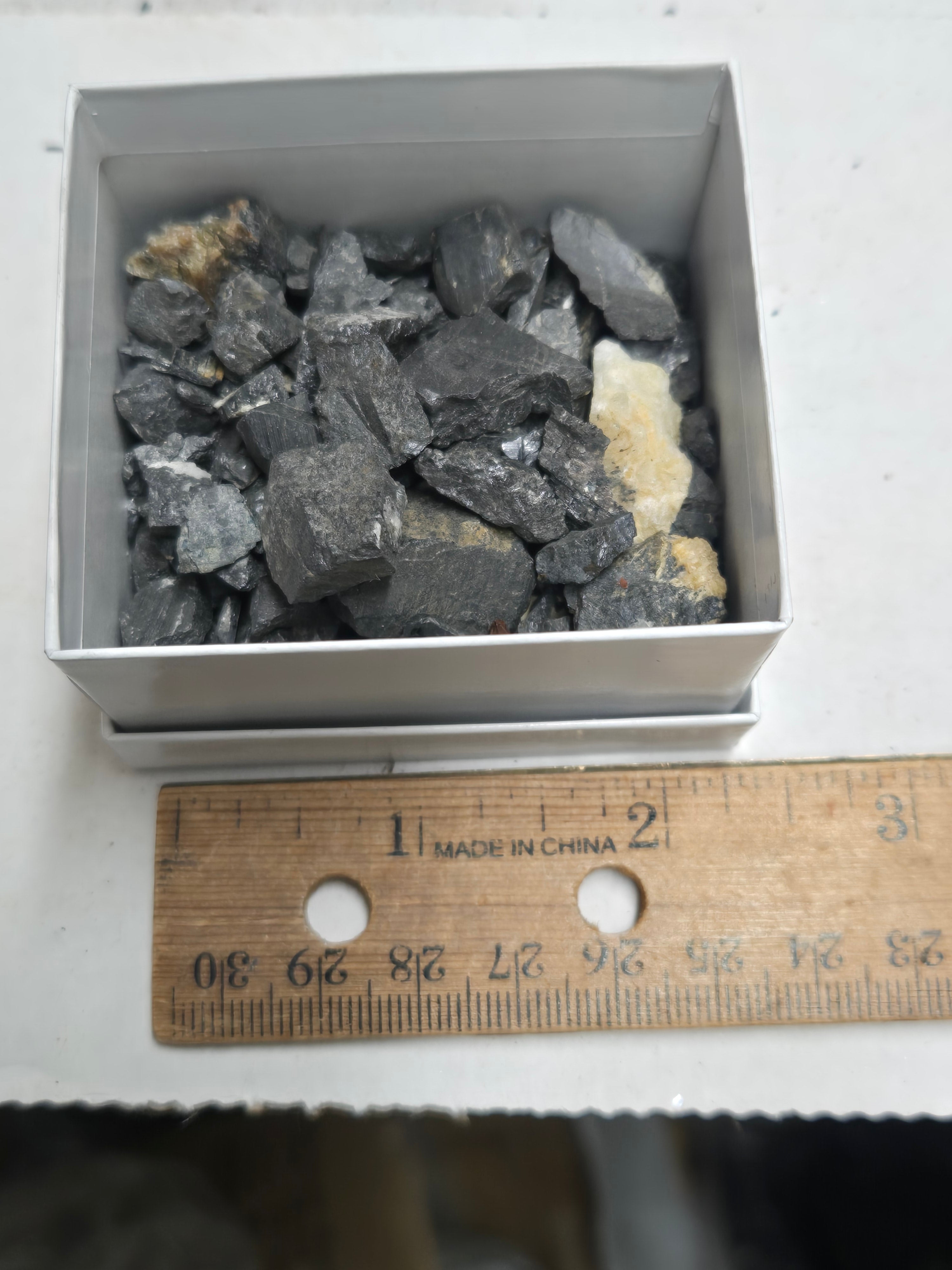 Box o columbite - Adam's Minerals LLC